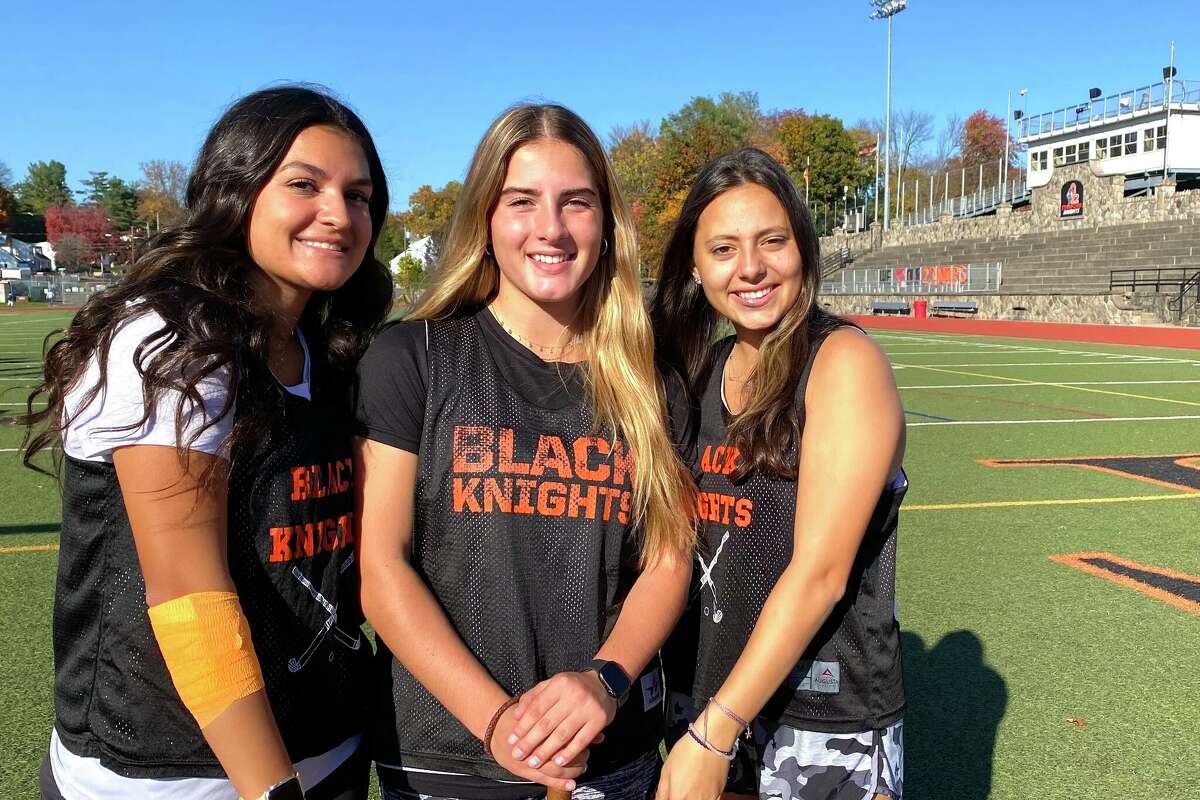 Stamford qualifies for CIAC field hockey tournament after 10 years.