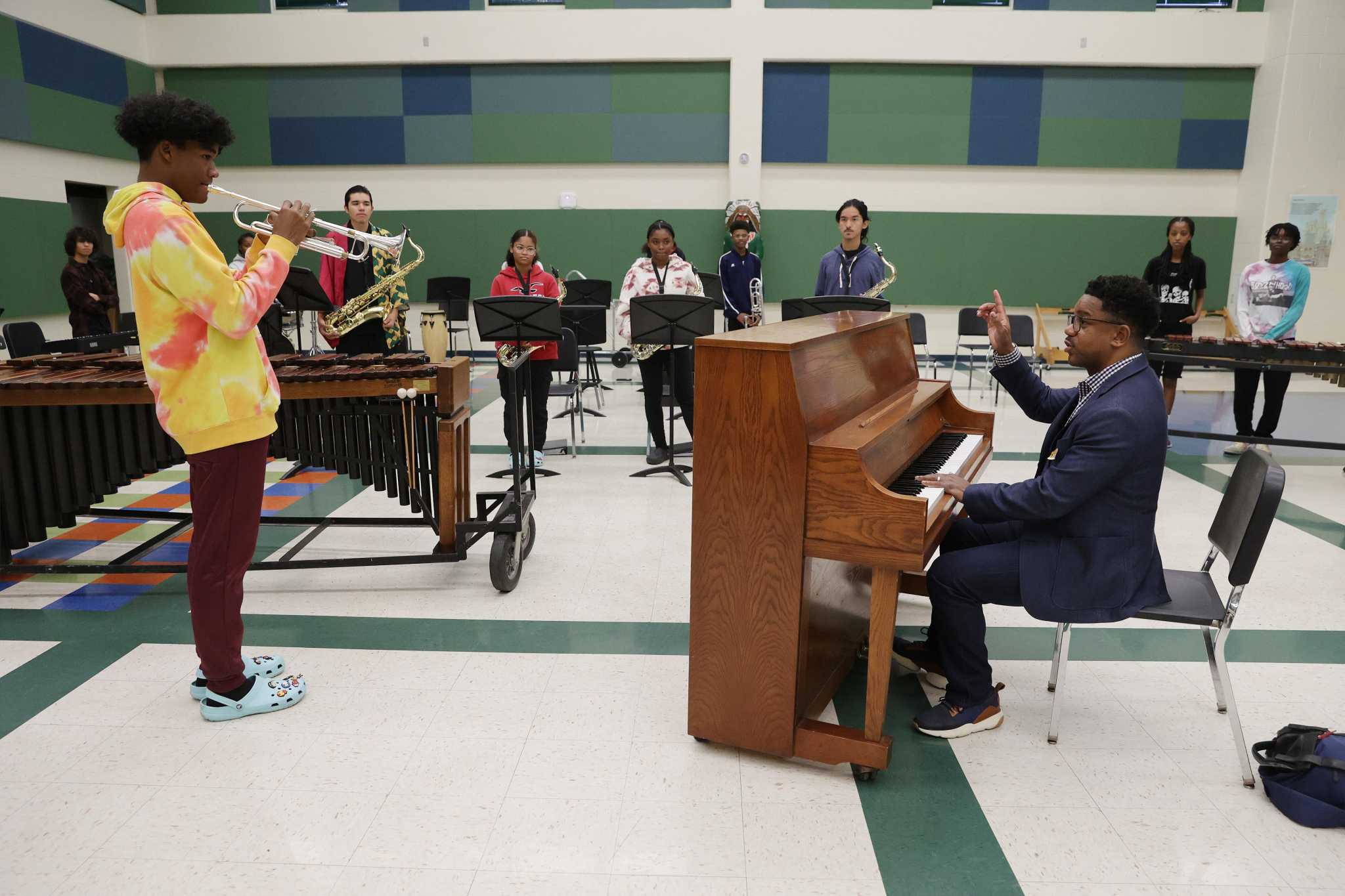 Jazz vibraphonist shares passion for music with local students