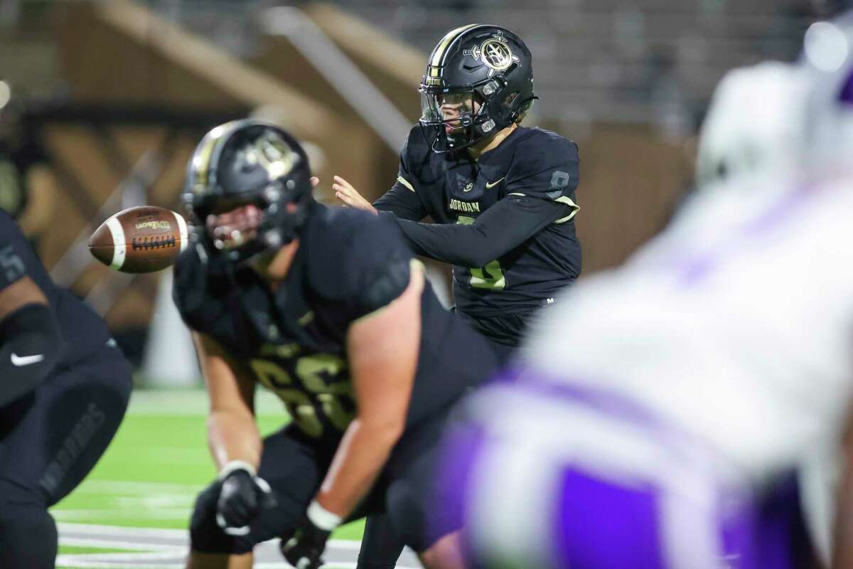 Morton Ranch keeps playoff hopes alive with win over Jordan