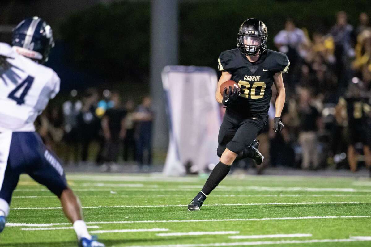 Conroe routs College Park to stay in playoff contention