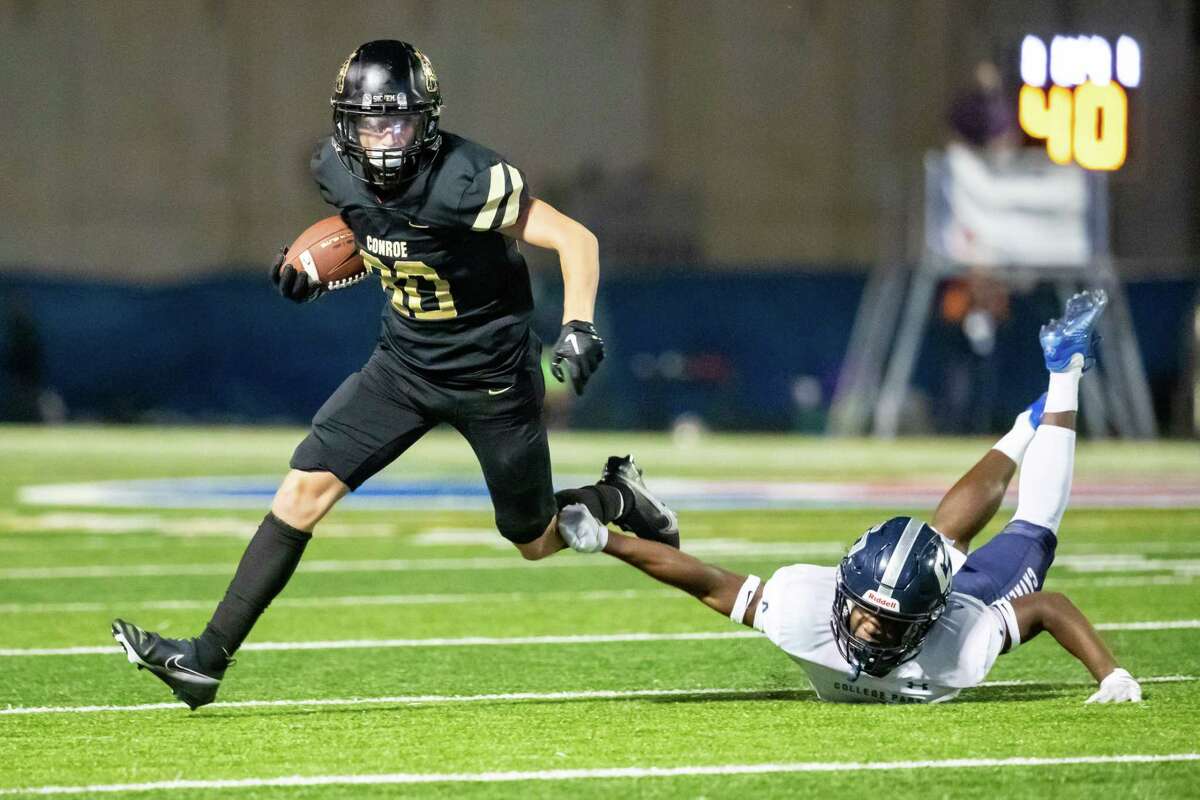 Conroe routs College Park to stay in playoff contention
