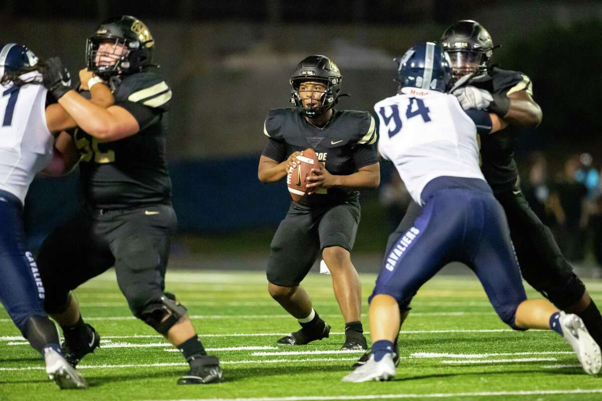 Conroe routs College Park to stay in playoff contention
