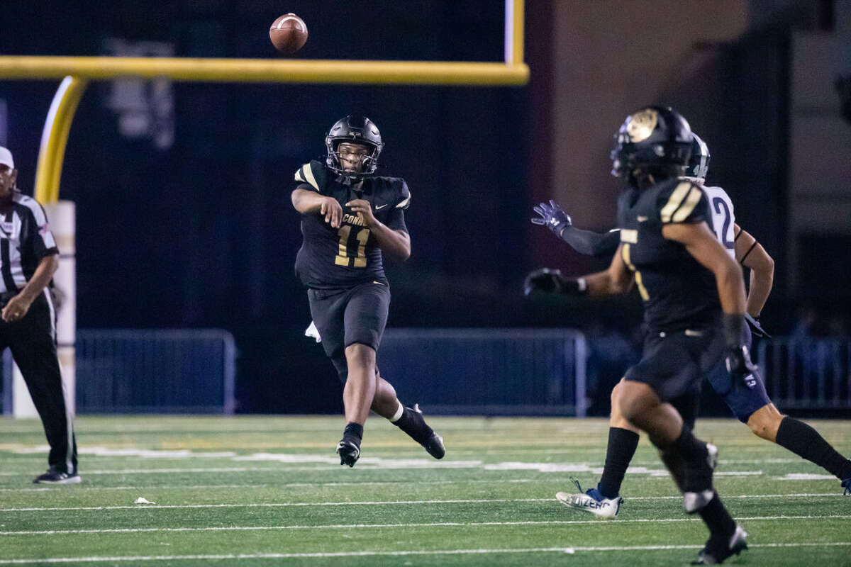 Conroe routs College Park to keep playoff hopes alive