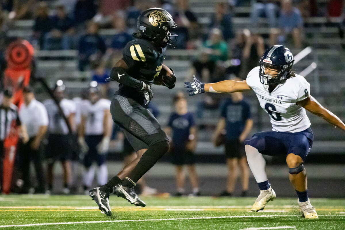 Conroe routs College Park to keep playoff hopes alive