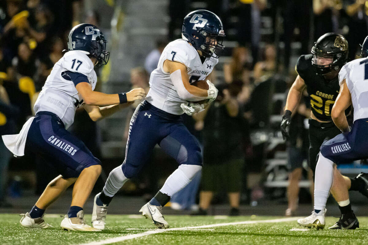 Conroe routs College Park to keep playoff hopes alive