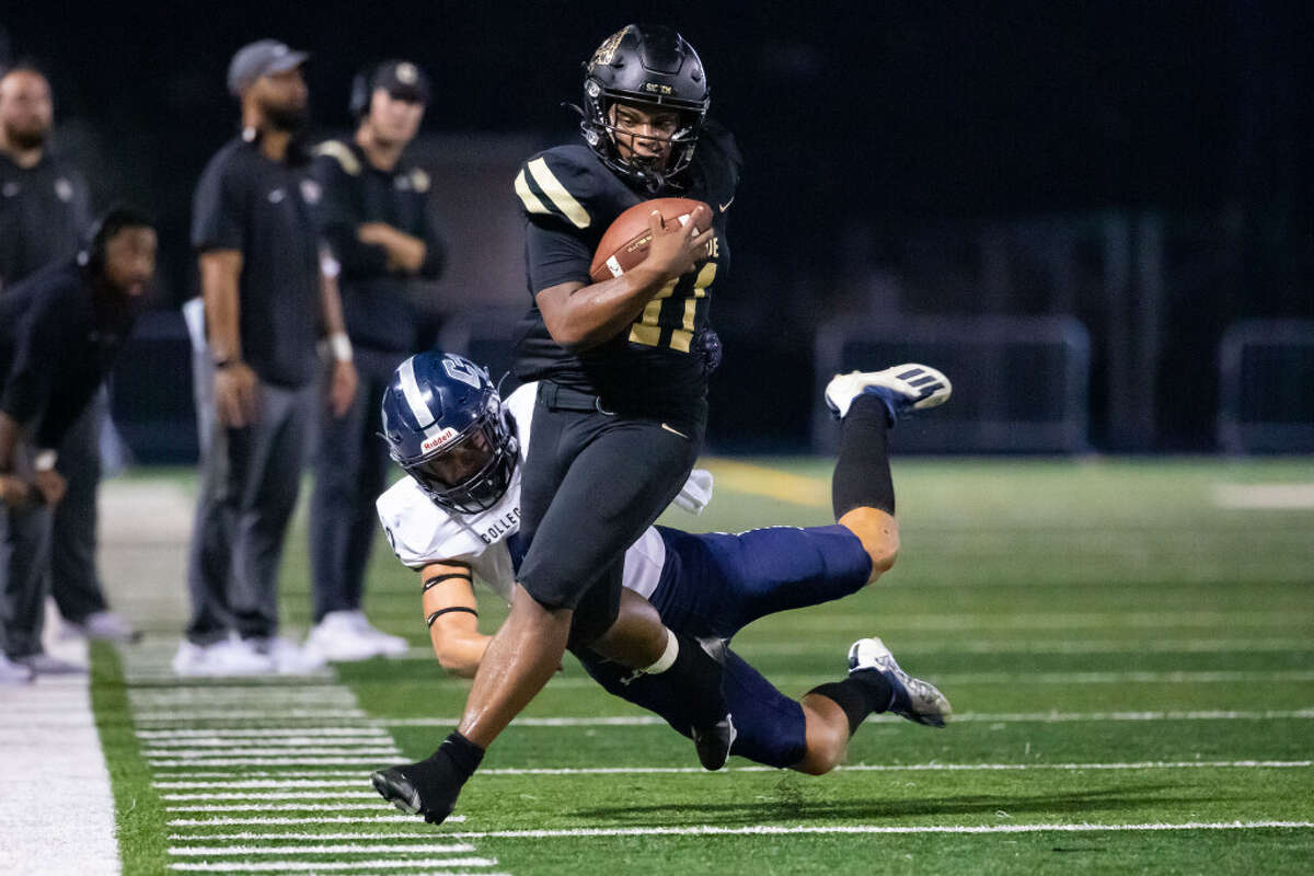 Conroe routs College Park to keep playoff hopes alive