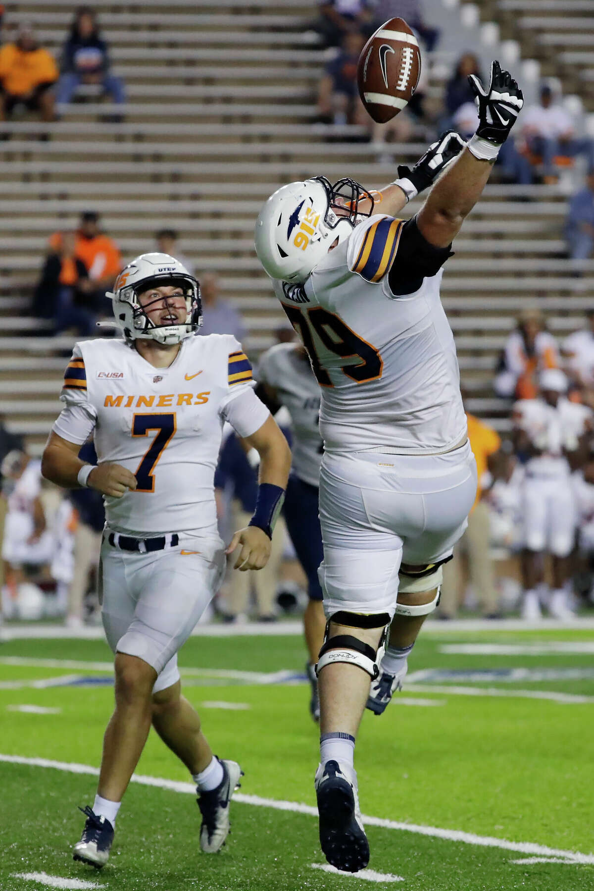 Rice Owls score with 25 seconds left to top UTEP Miners