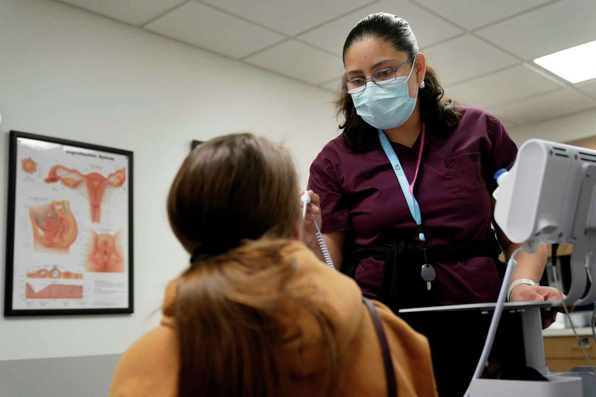 Abortion clinic that opened days after Roe fell is inundated