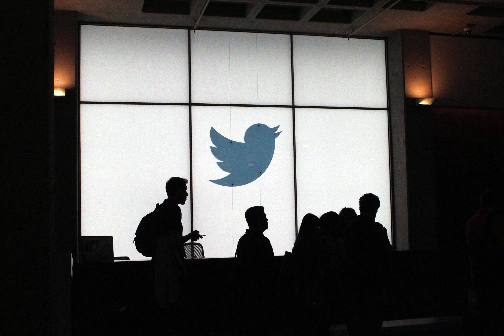 On eve of mass layoffs, Twitter employees say goodbye after being ...