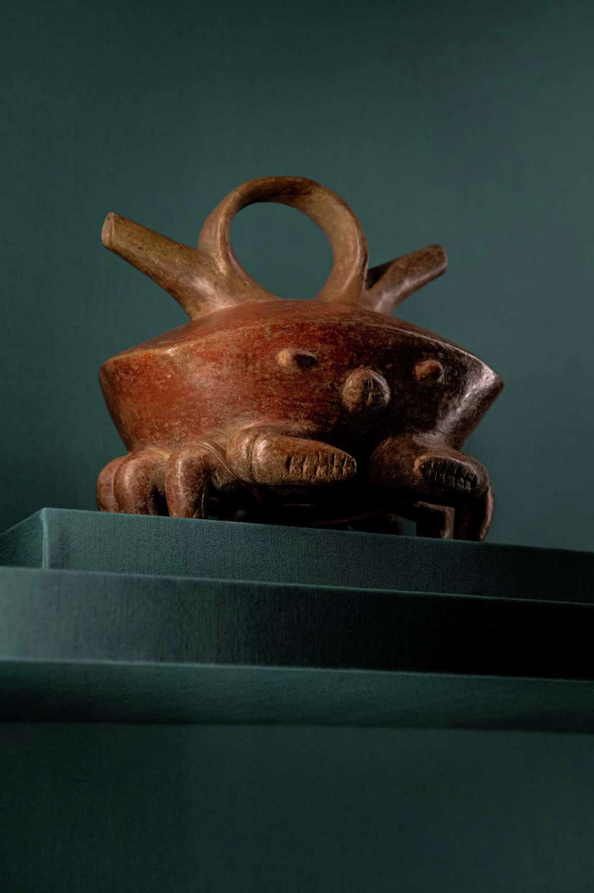 400 golden works of Indigenous Colombian art fill new MFAH cases