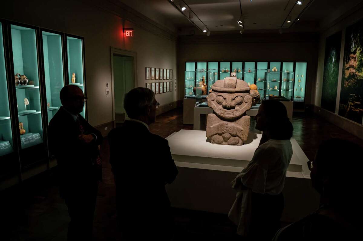 400 golden works of Indigenous Colombian art fill new MFAH cases