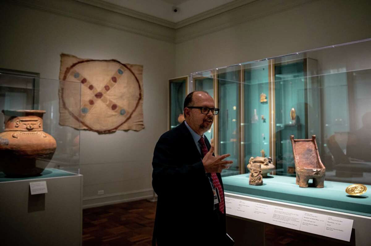 400 golden works of Indigenous Colombian art fill new MFAH cases