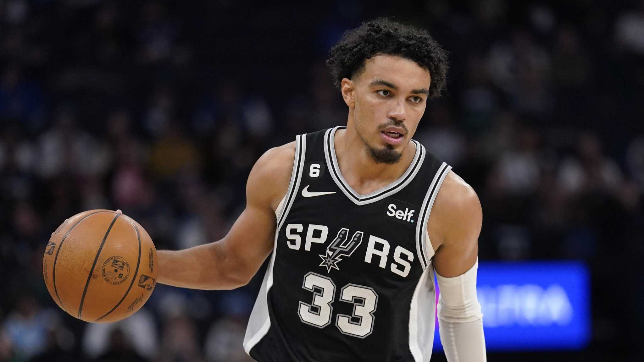 San Antonio Spurs are running short of ball handlers