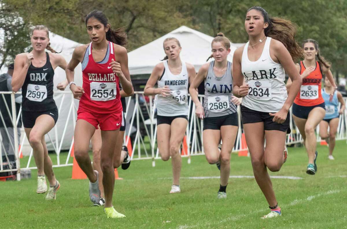 HS track: Bellaire distance duo aims for more gold at regional meet