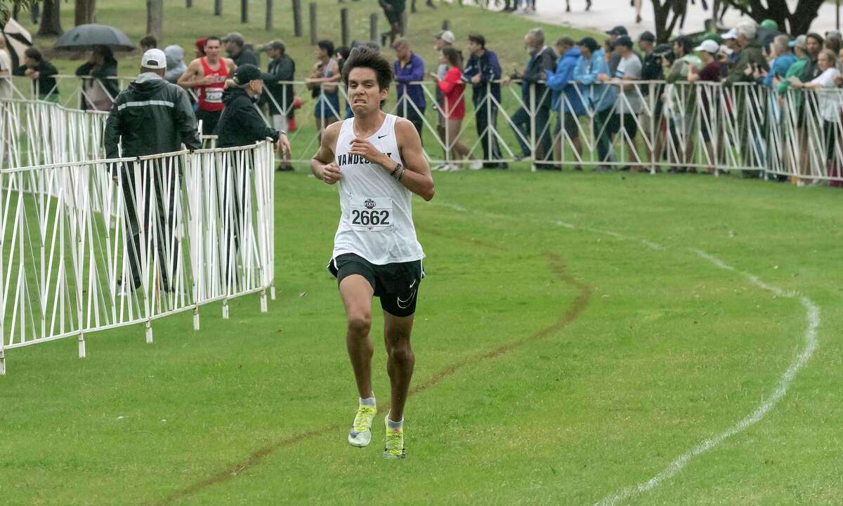 Kingwood Mustangs take 3rd place at state cross country meet