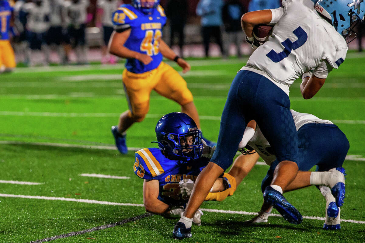 PHOTOS: Midland clashes with Waterford Mott in district final