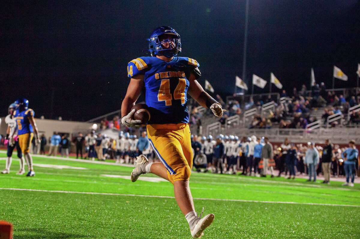 PHOTOS: Midland clashes with Waterford Mott in district final