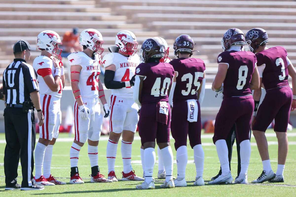 Cy-Fair Bobcats defeat Memorial Mustangs, clinch district