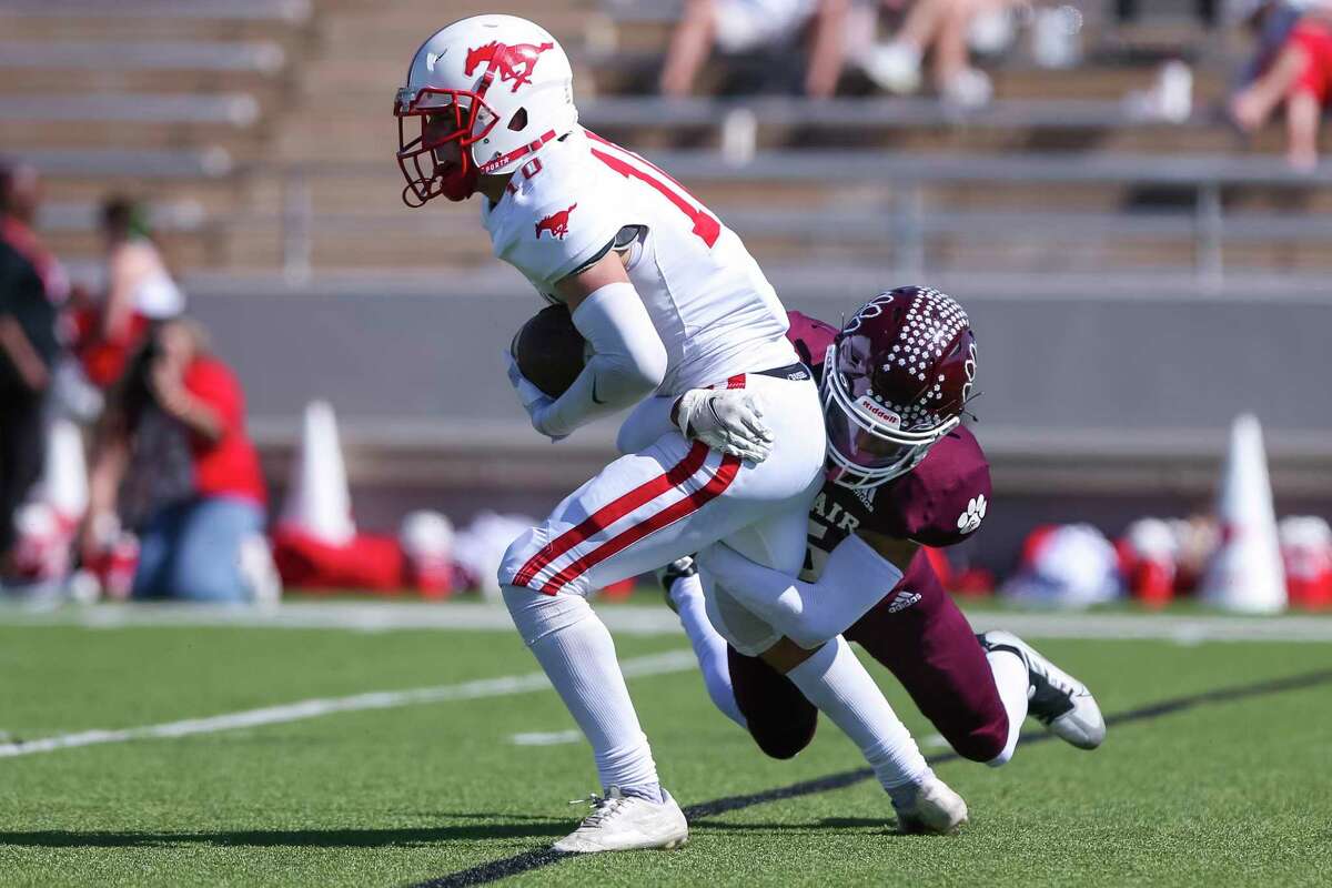 Cy-Fair Bobcats defeat Memorial Mustangs, clinch district