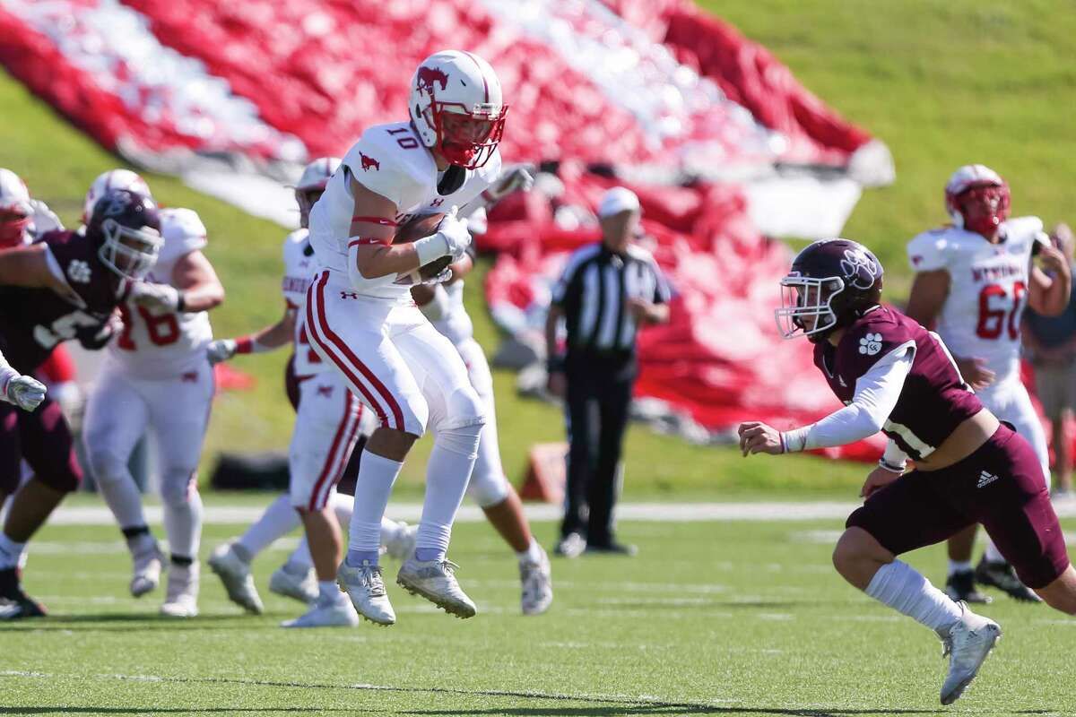 Cy-Fair Bobcats defeat Memorial Mustangs, clinch district
