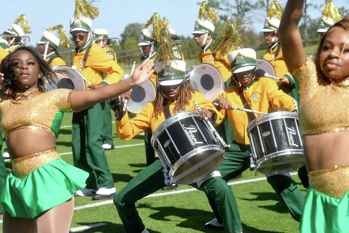 Regional high school marching bands locked horns Saturday to win the ...