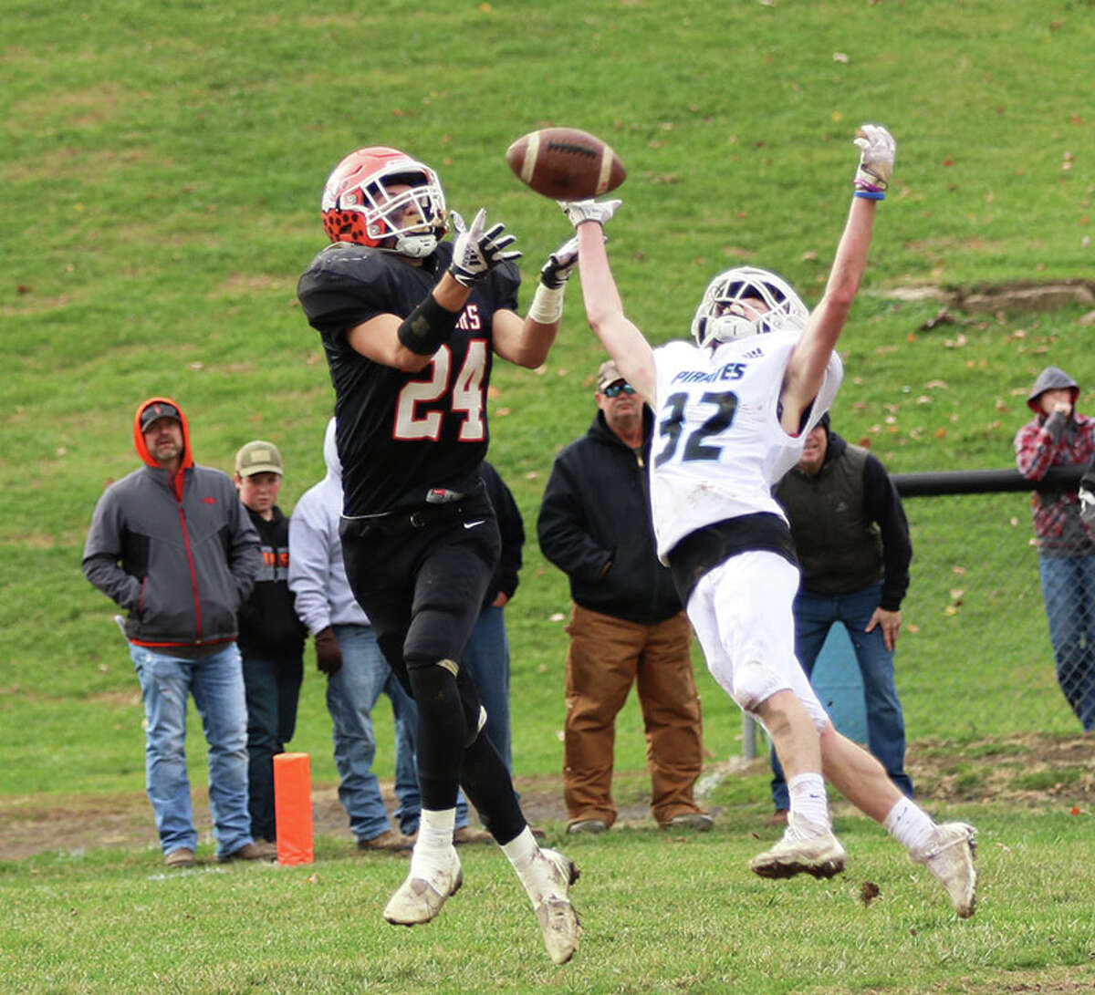 'Little speed demon' sends Greenfield past Pirates, into quarterfinals