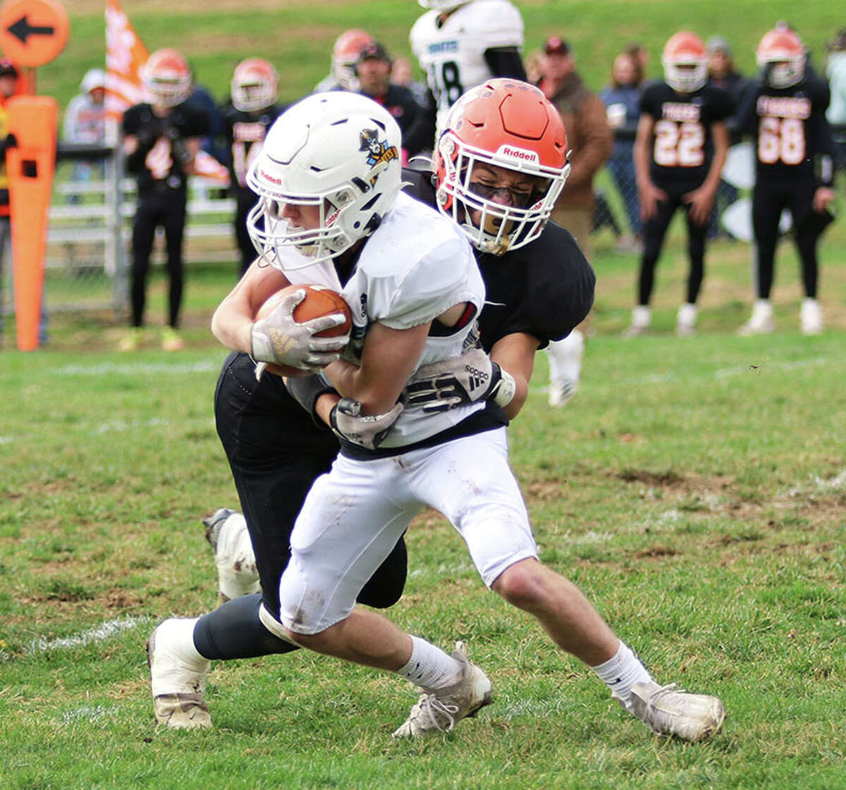 'Little speed demon' sends Greenfield past Pirates, into quarterfinals