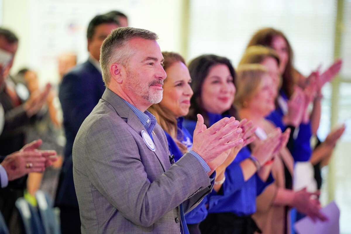 Northside ISD’s departing chief: Politics hurting education