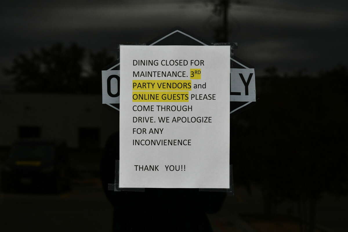 Dickeys Bbq Dining Room Closed Drive Thru Open