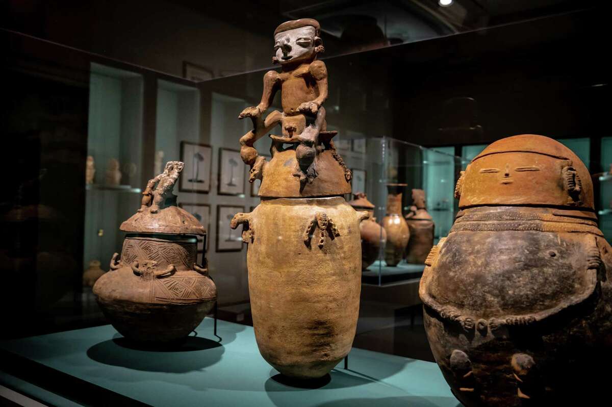 400 golden works of Indigenous Colombian art fill new MFAH cases