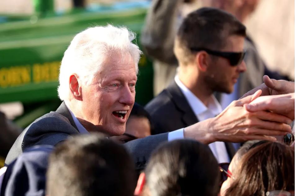 Bill Clinton supports democrats ahead of Election Day in South Texas