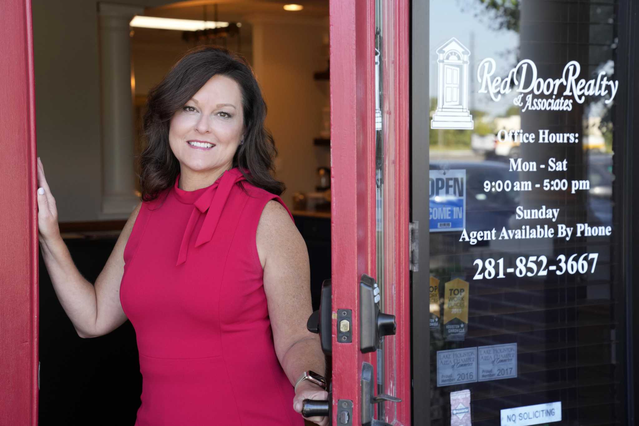 Red Door Realty maintains small-town level of service, despite citywide ...