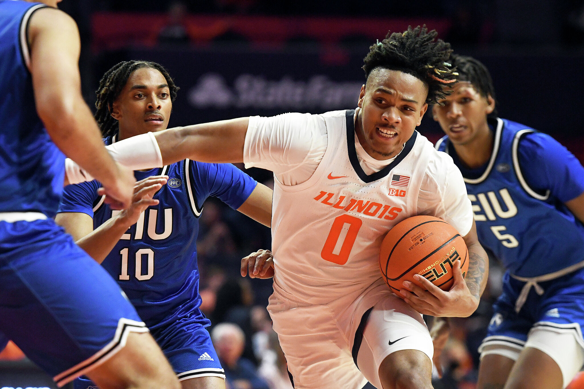 Illini roll past Eastern in opener
