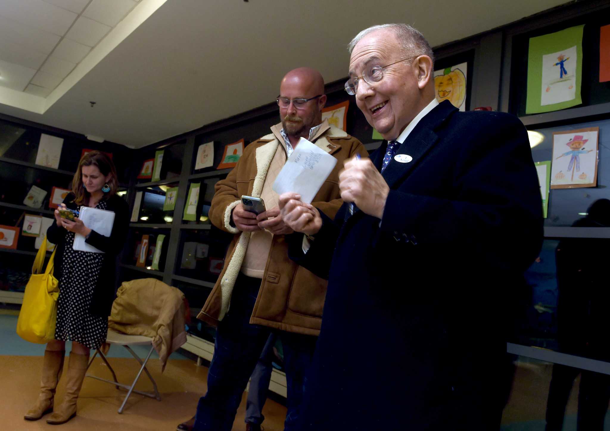 Looney defeats Orosco to win 16th term in CT 11th District seat