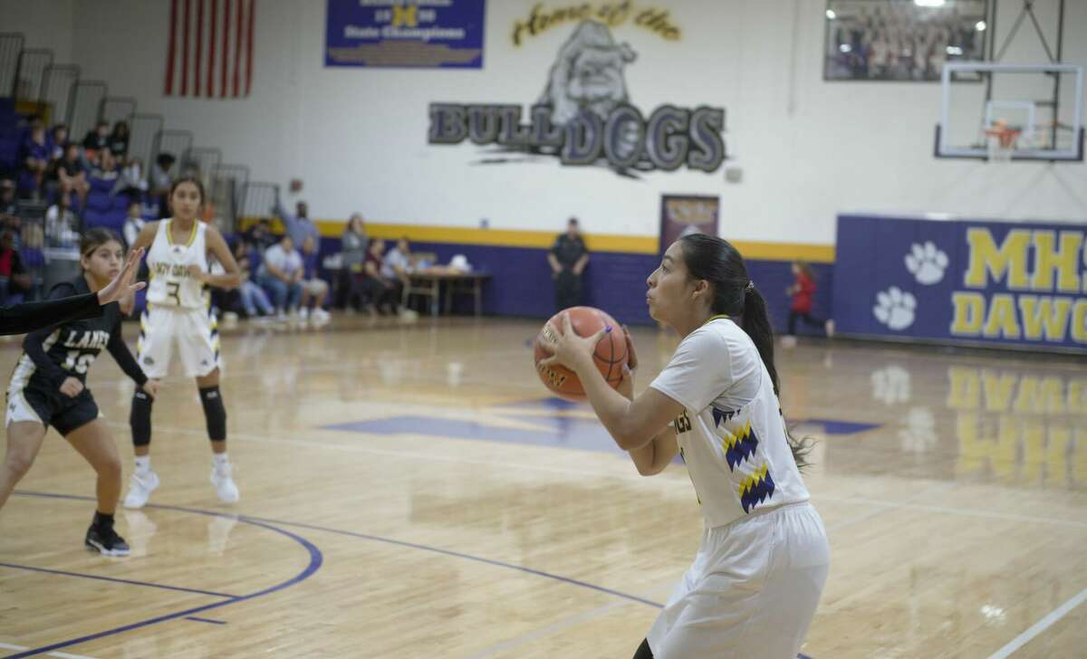 HS GIRLS BASKETBALL: Young Lady Bulldogs rally past Lamesa