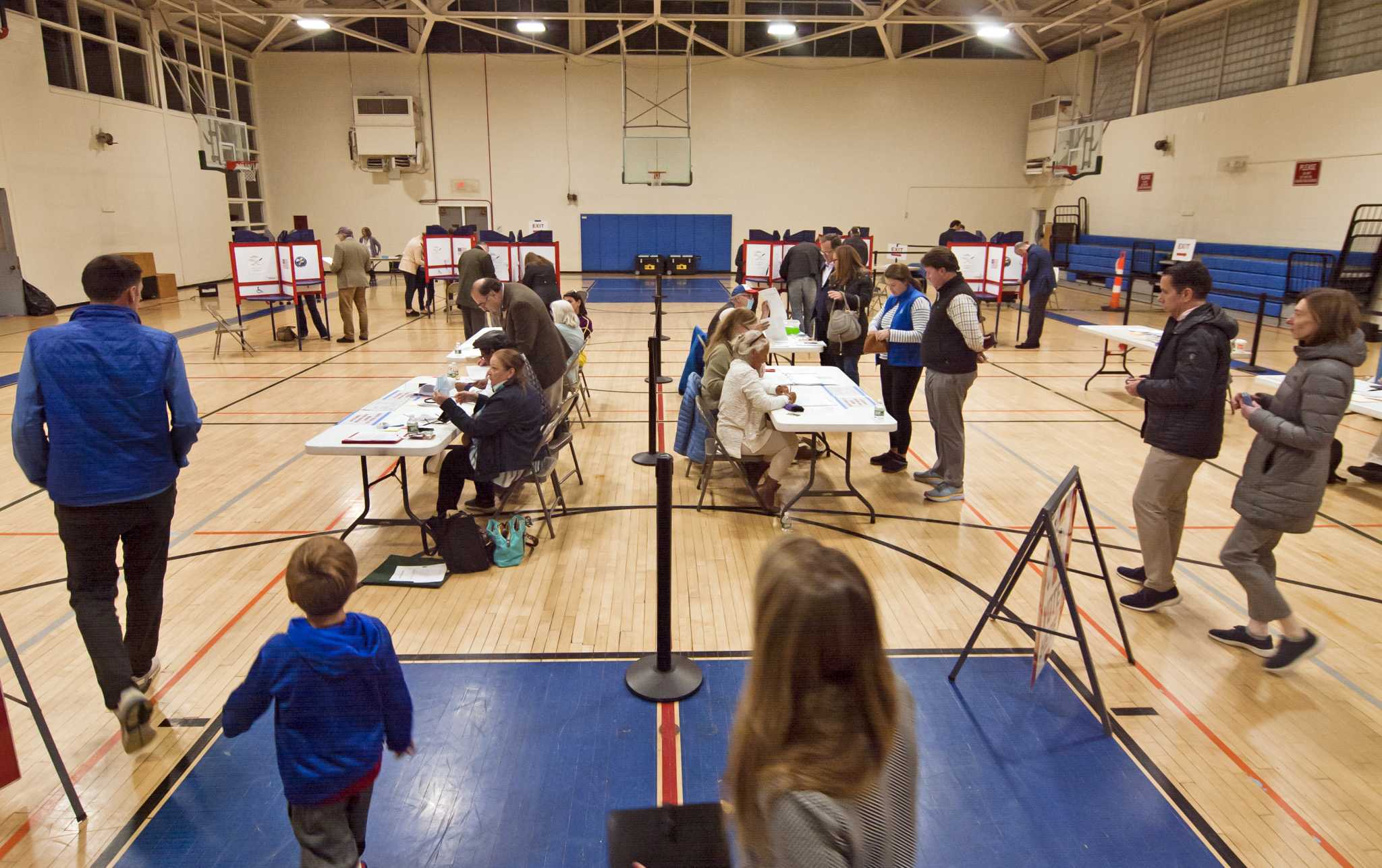 What Darien voters need to know before heading to the polls