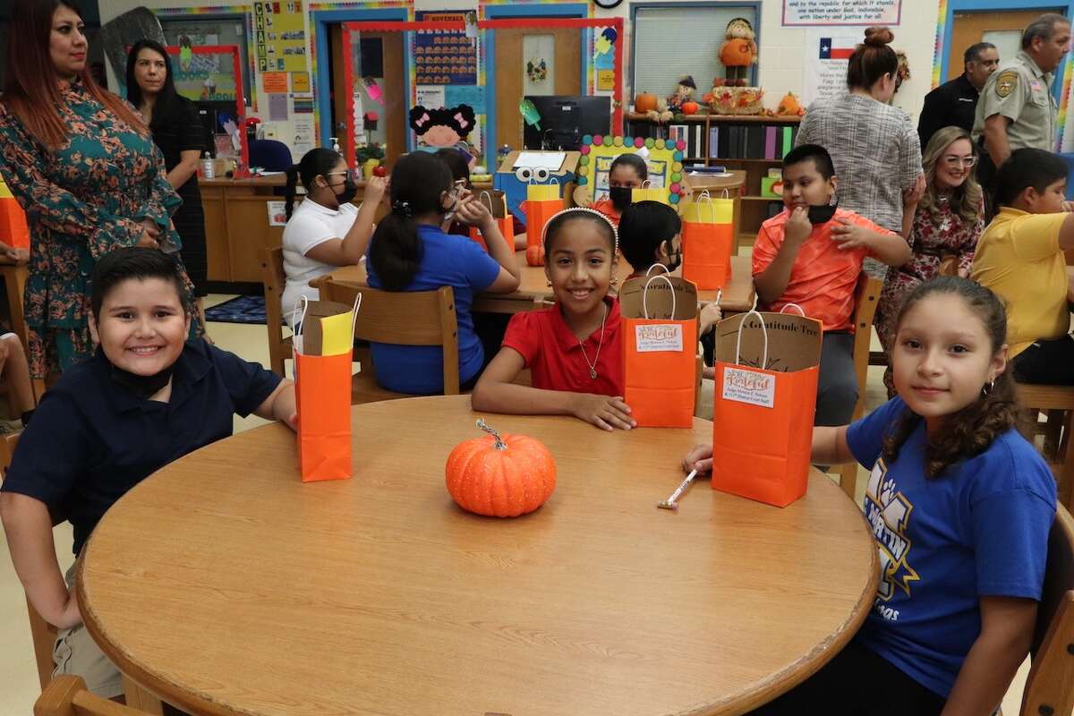 Judge Monica Notzon donates to Laredo ISD elementary school on day of ...