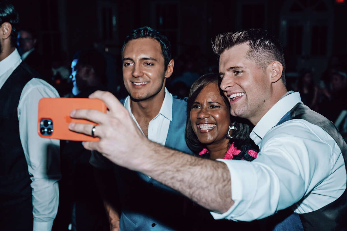 Former Houston TV reporters get network jobs, marry in Dallas