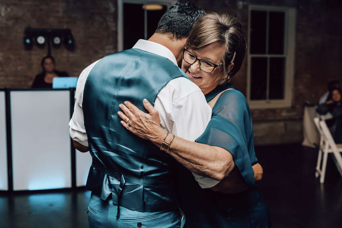 Former Houston TV reporters get network jobs, marry in Dallas