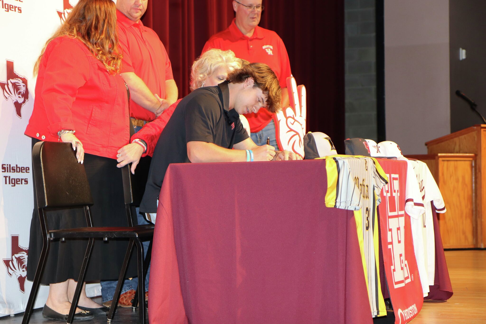 Silsbee, Bridge City baseball players sign with Houston Cougars
