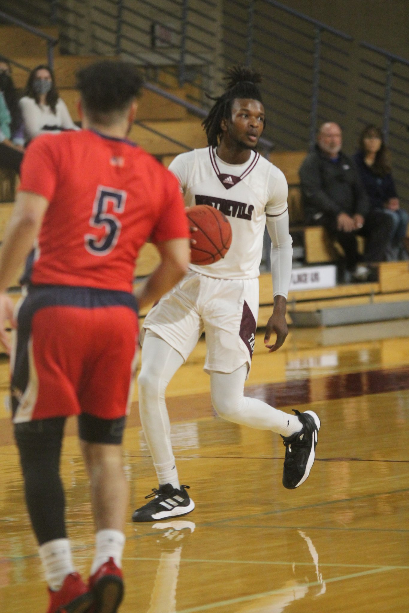 TAMIU men's basketball set to open year at home