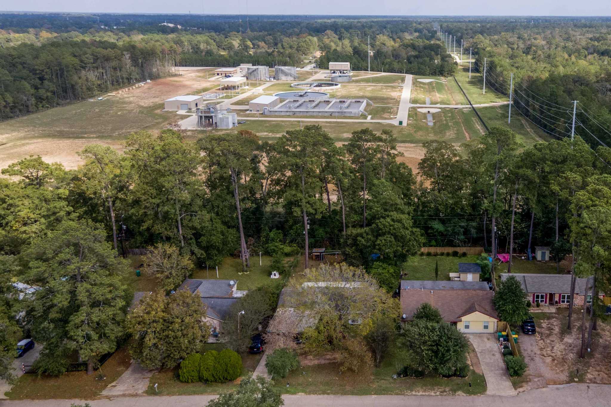 Conroe installs covers at new $59 million sewer plant after neighbors ...