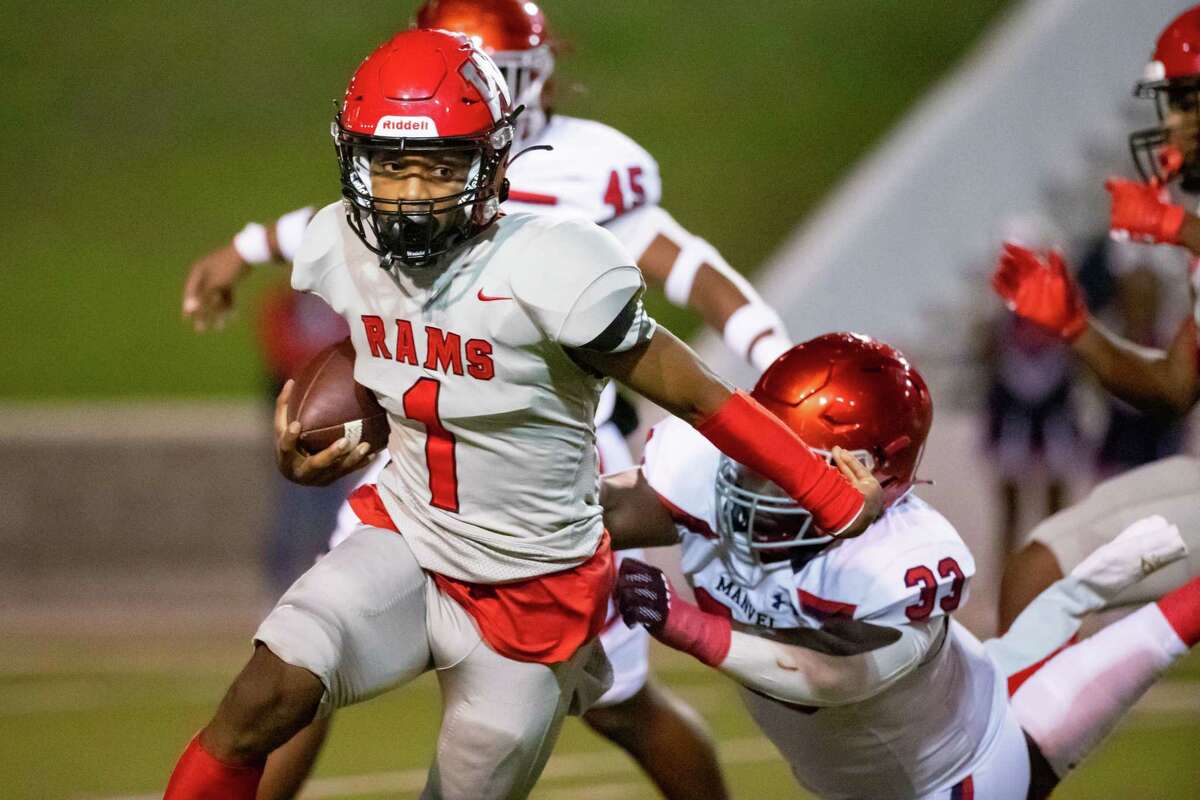 HS football playoffs: Manvel routs Waltrip to advance to area round