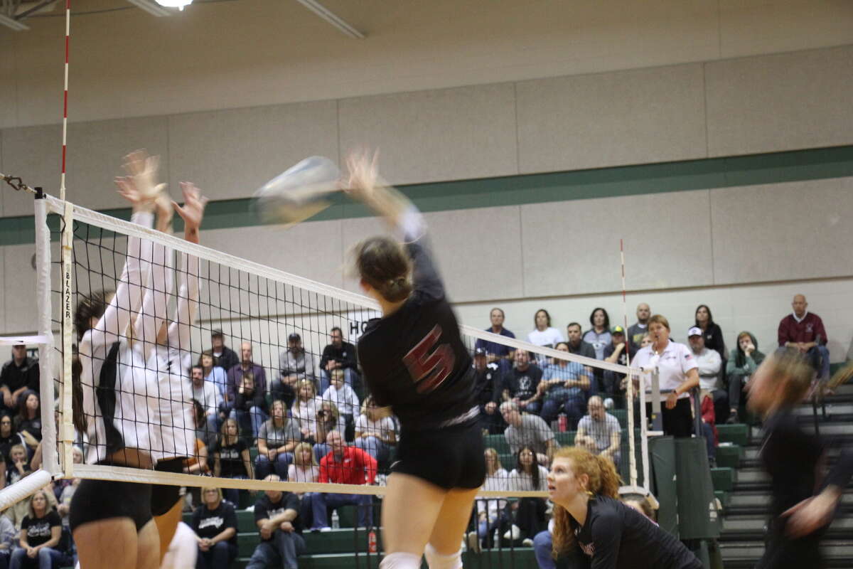 Cass City volleyball wins first regional championship in 45 years