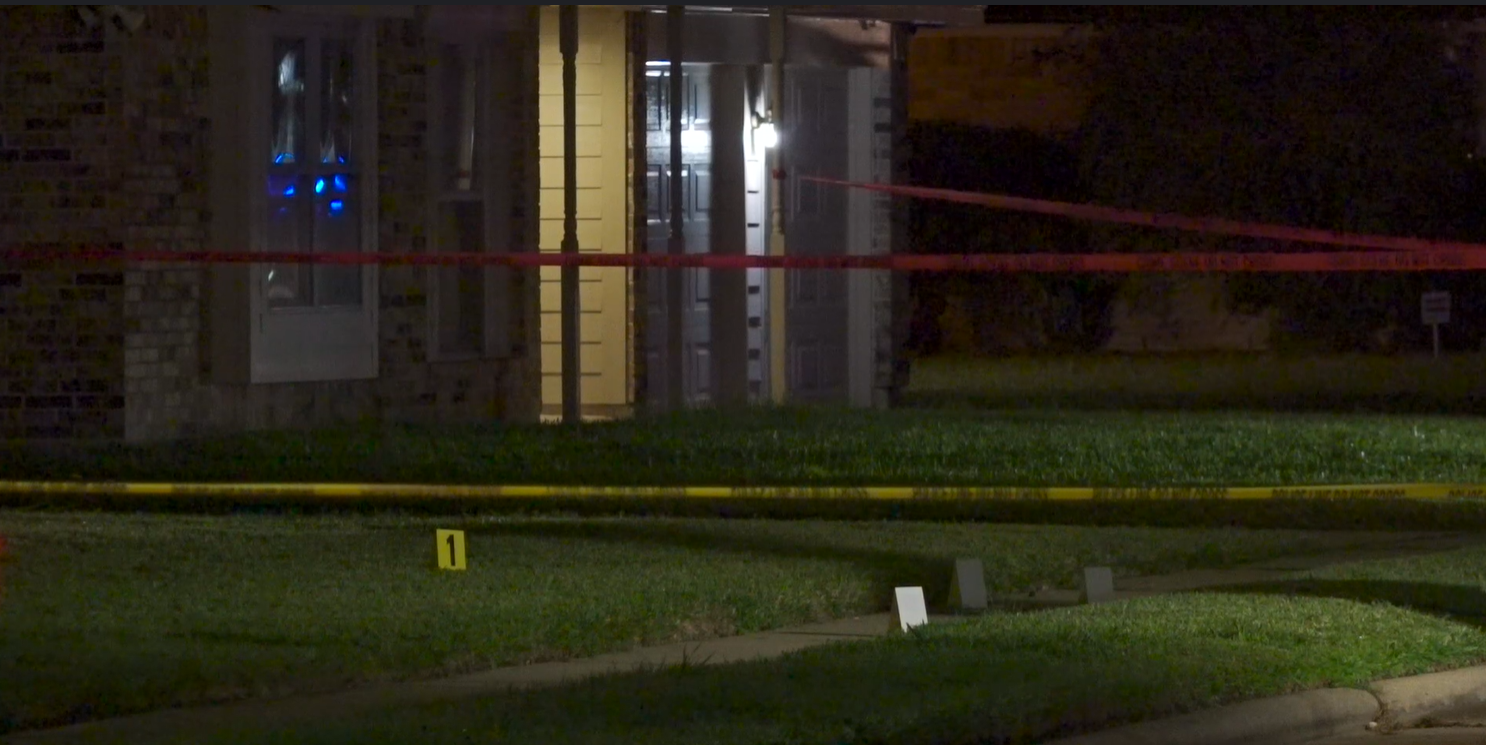 Home intruder posing as cop killed in west Houston home invasion