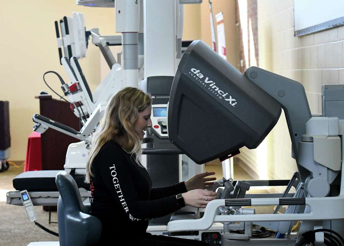 Albany-based St. Peter's Health Partners touts robotic-assisted surgery ...