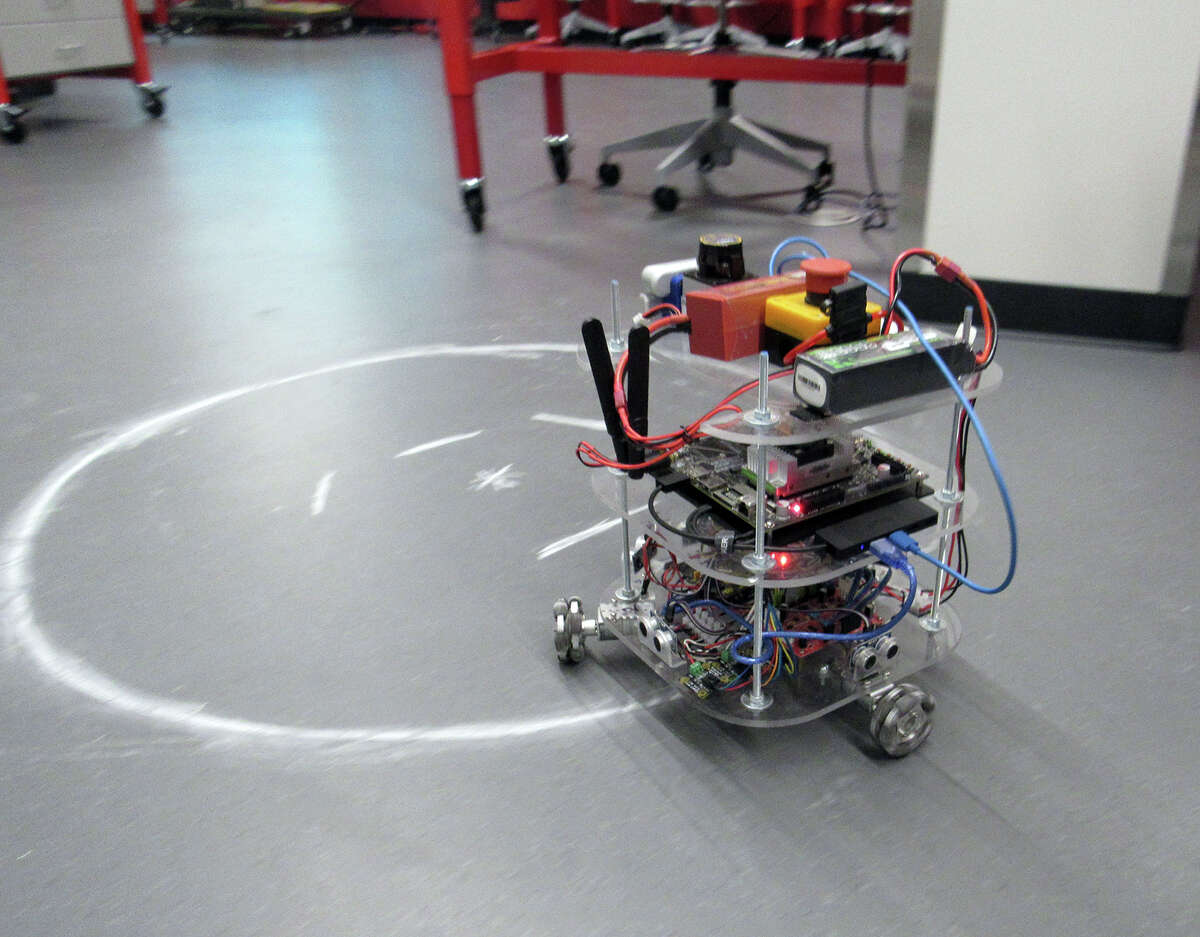 SIUE School of Engineering unveils new robotics lab, atrium