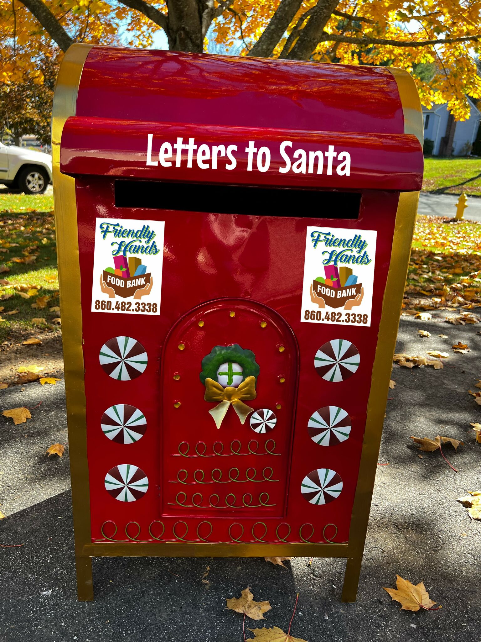 Torrington food bank offering family photos, Santa