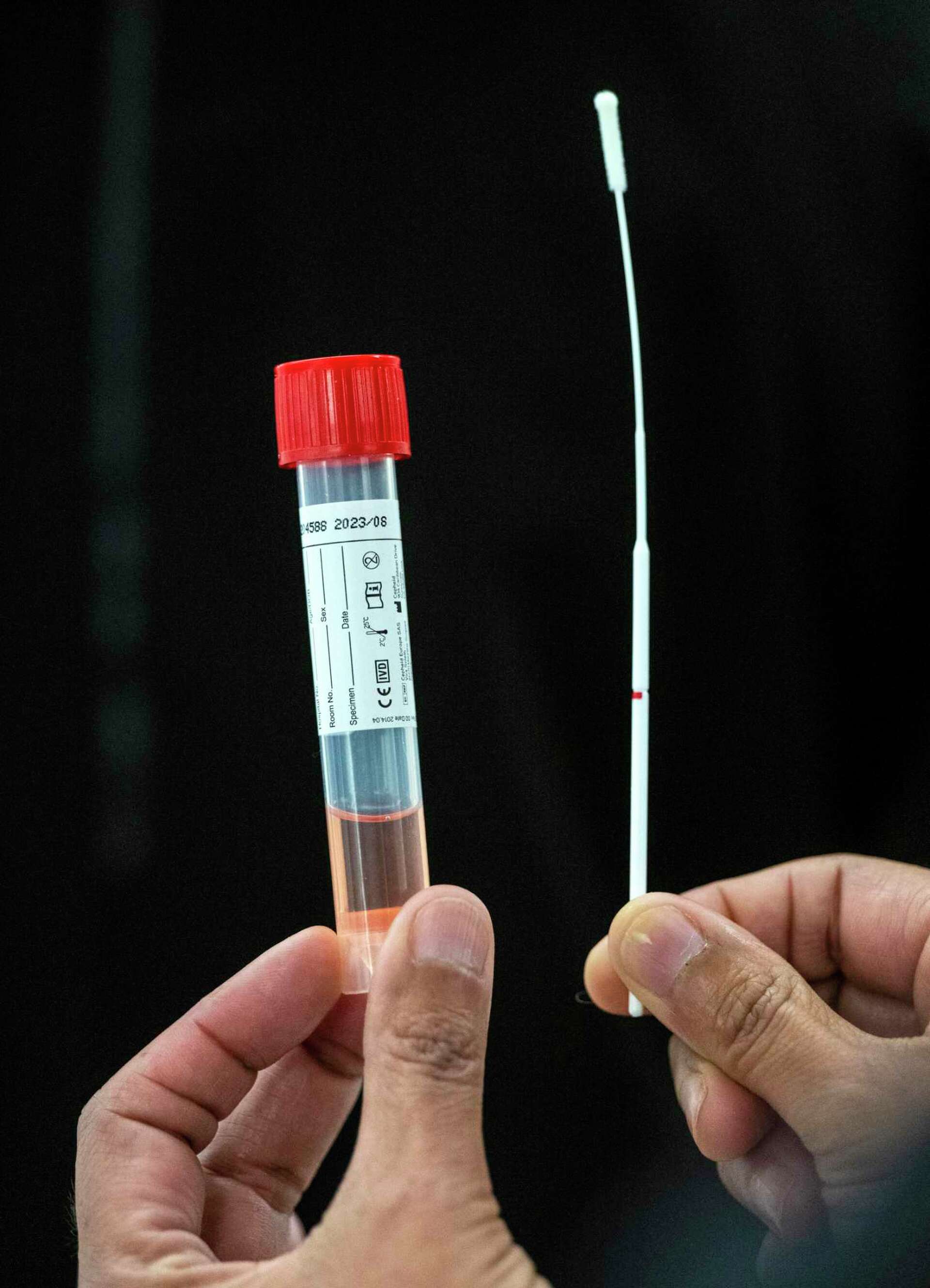 COVID, flu or RSV symptoms? Experts have latest ‘tripledemic’ advice