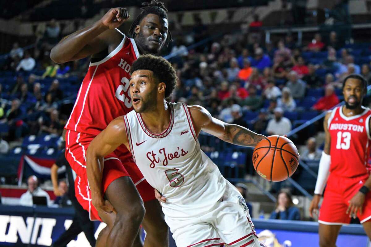 No. 3 Houston improves to 2-0 with win over Saint Joseph's